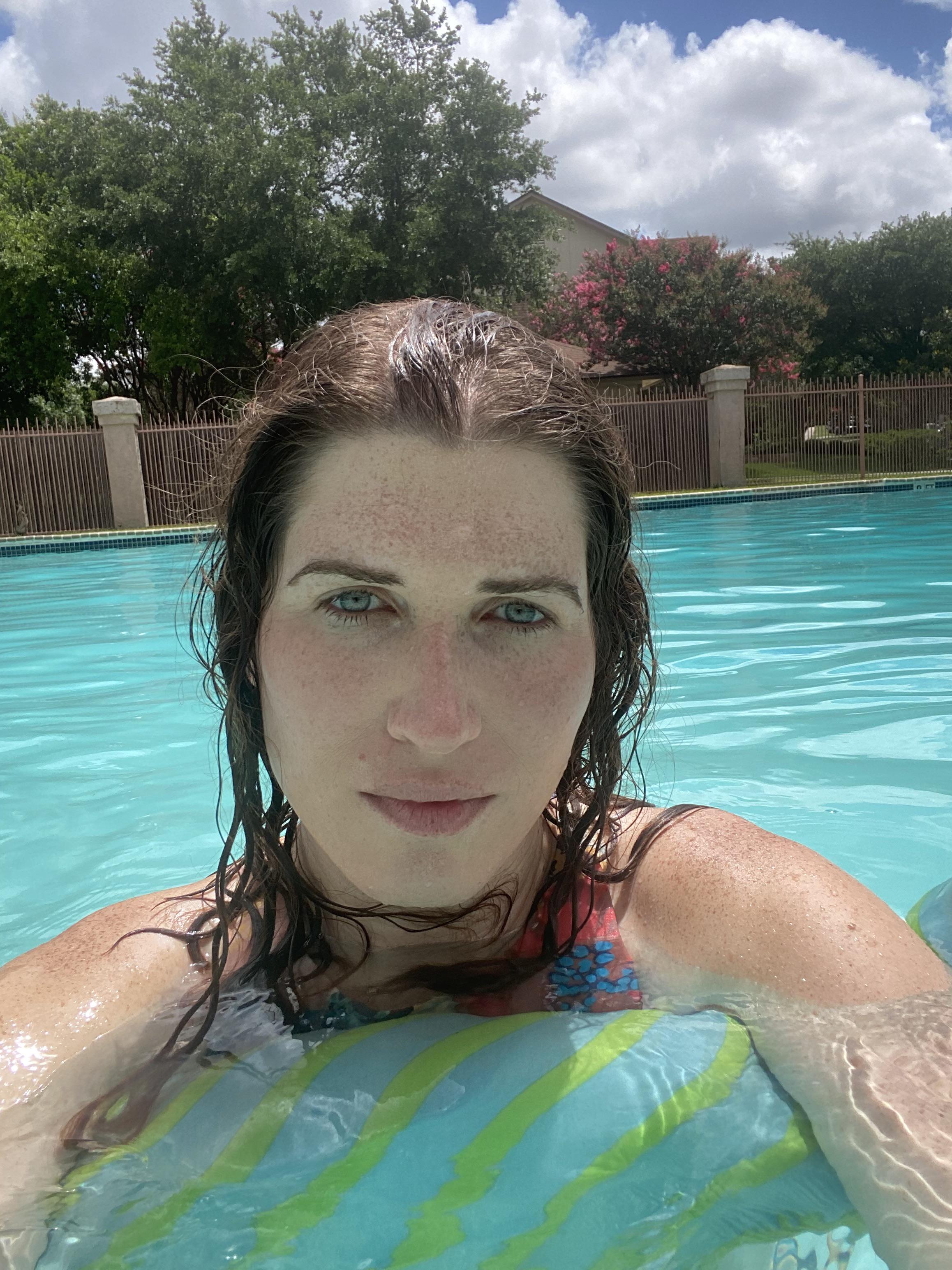 Swim time!! 🧜🏻‍♀️ | Scrolller