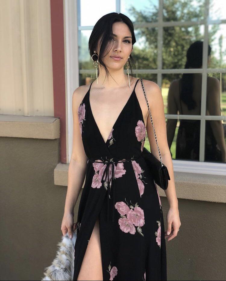 Sydnee in a nice dress | Scrolller