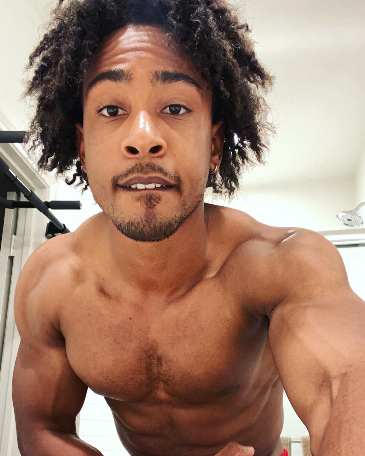 Ta[m]e the lion! (25) 🦁 | Scrolller