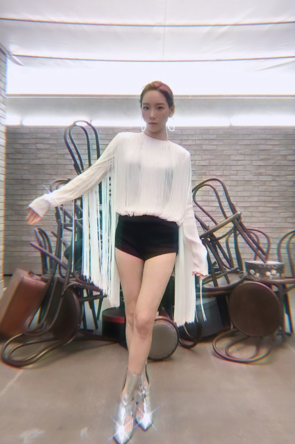 Taeyeon - Showing off them legs | Scrolller