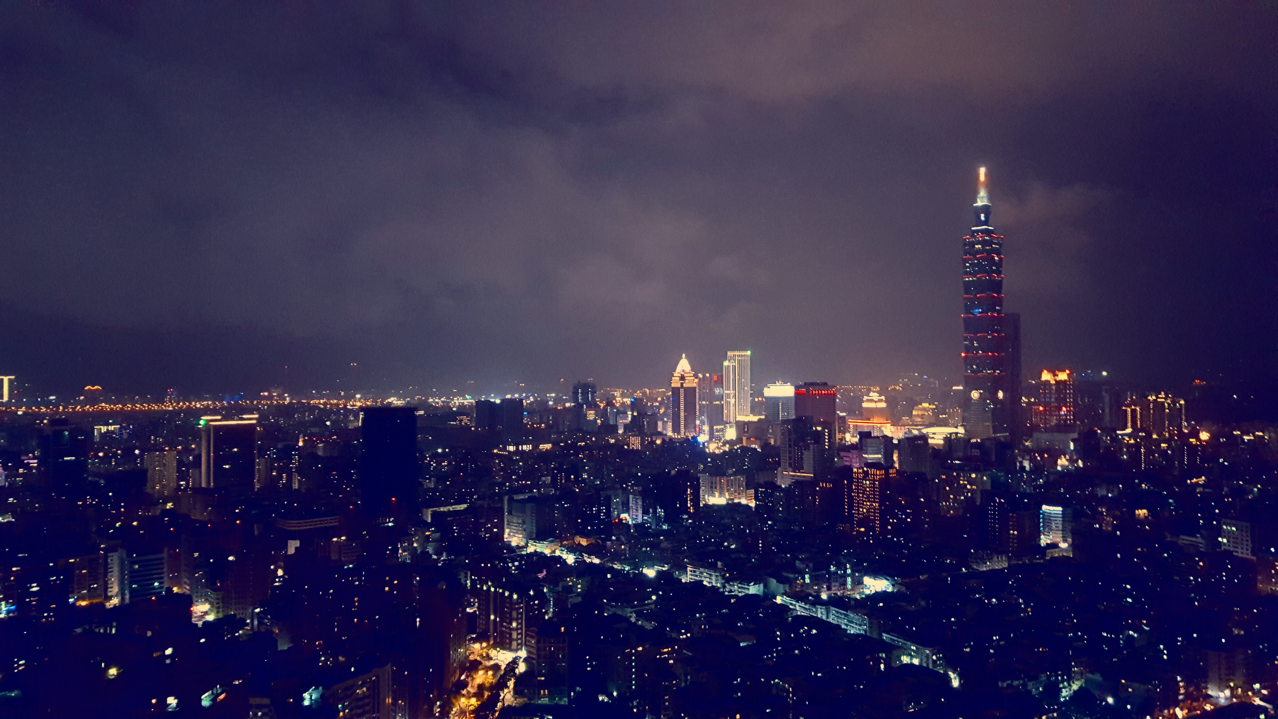 Taipei 101 from Far Eastern Plaza | Scrolller