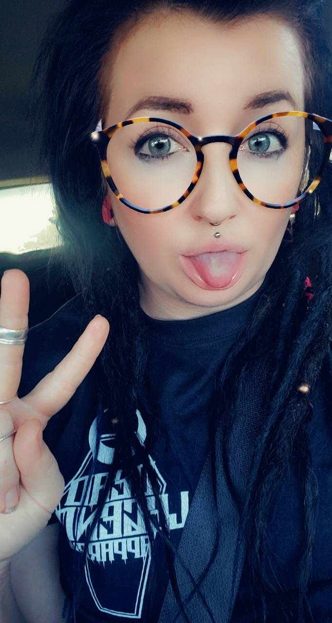 Taking silly selfies 🖤 Happy Saturday! | Scrolller