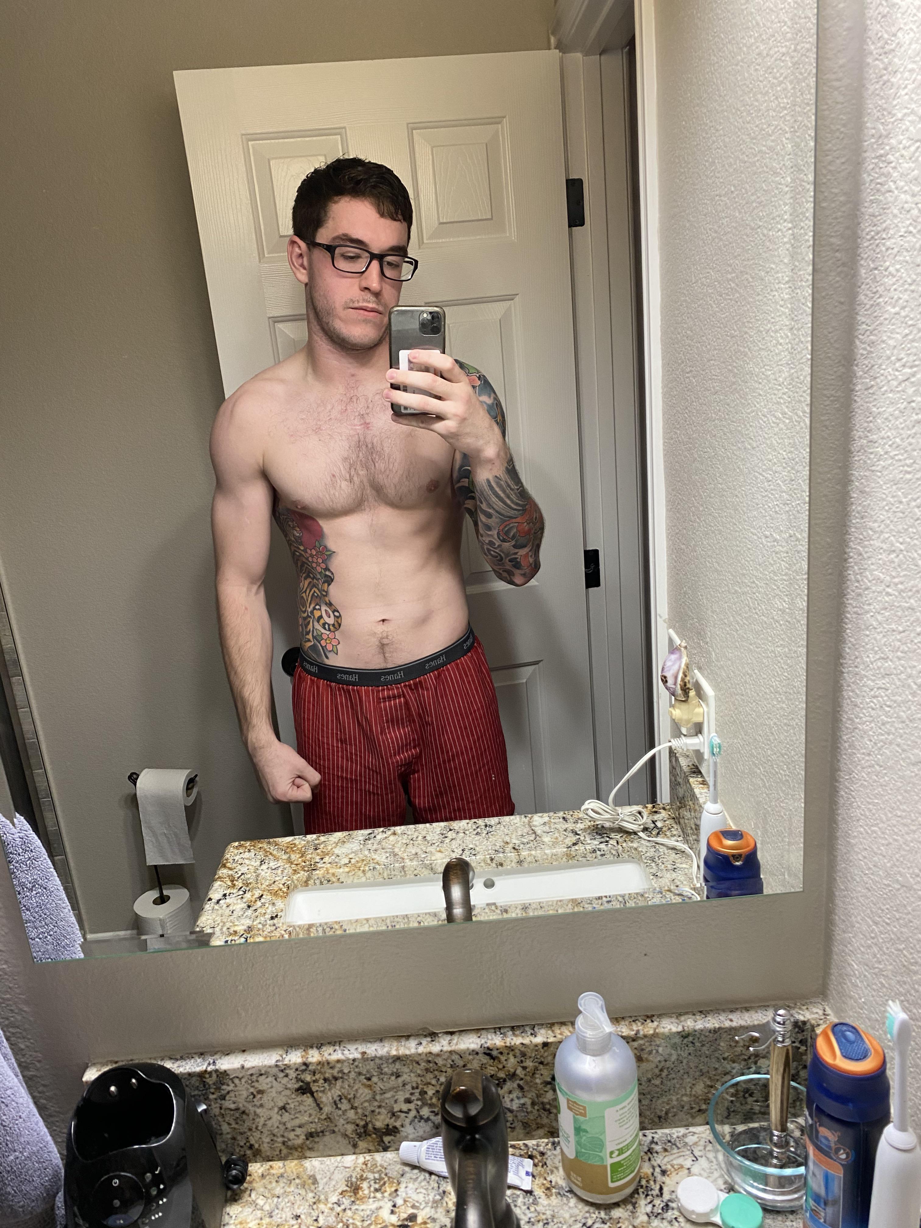 Taking workout progress picks | Scrolller