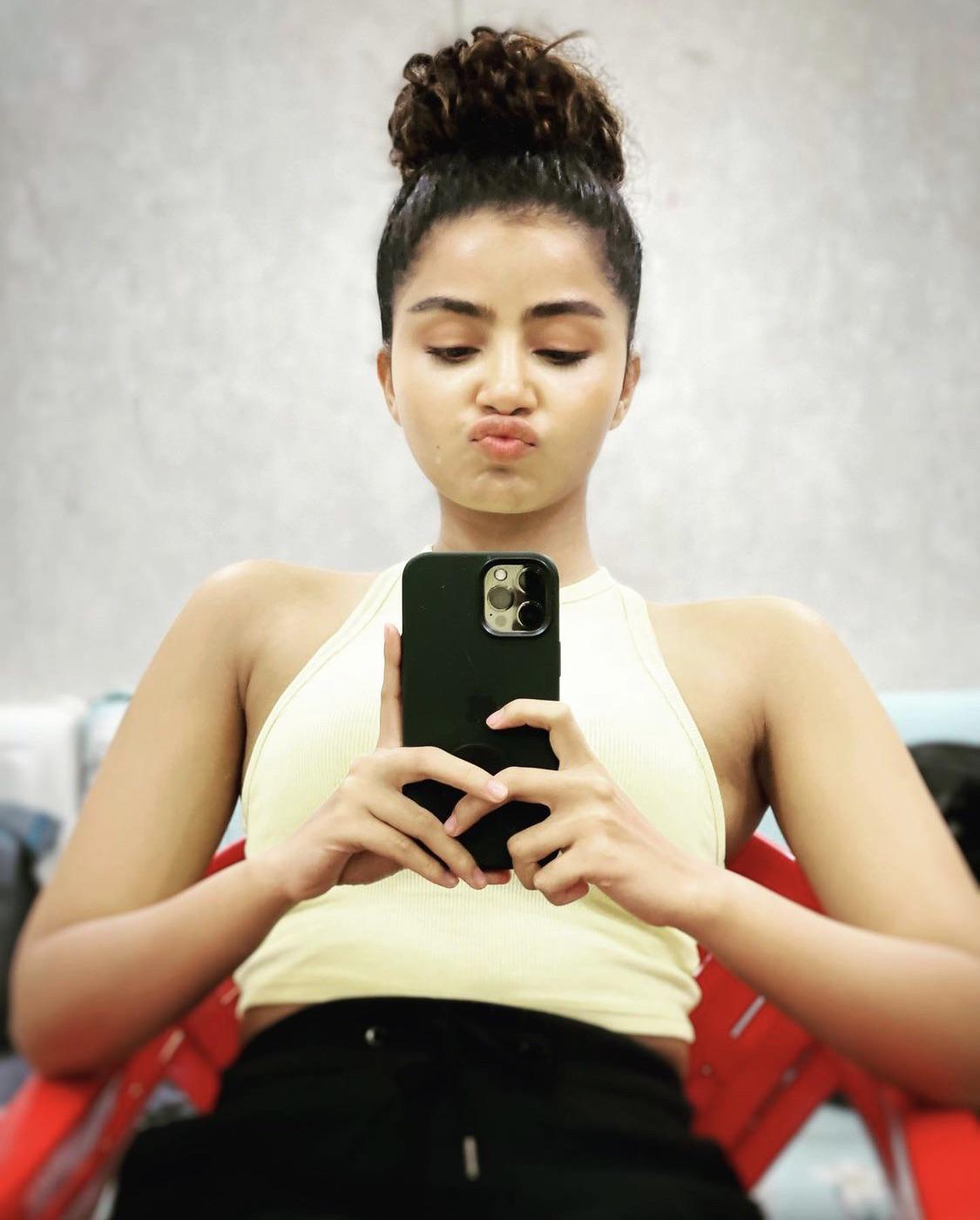 Tamil and Mallu buds, HMU for Discord | Scrolller