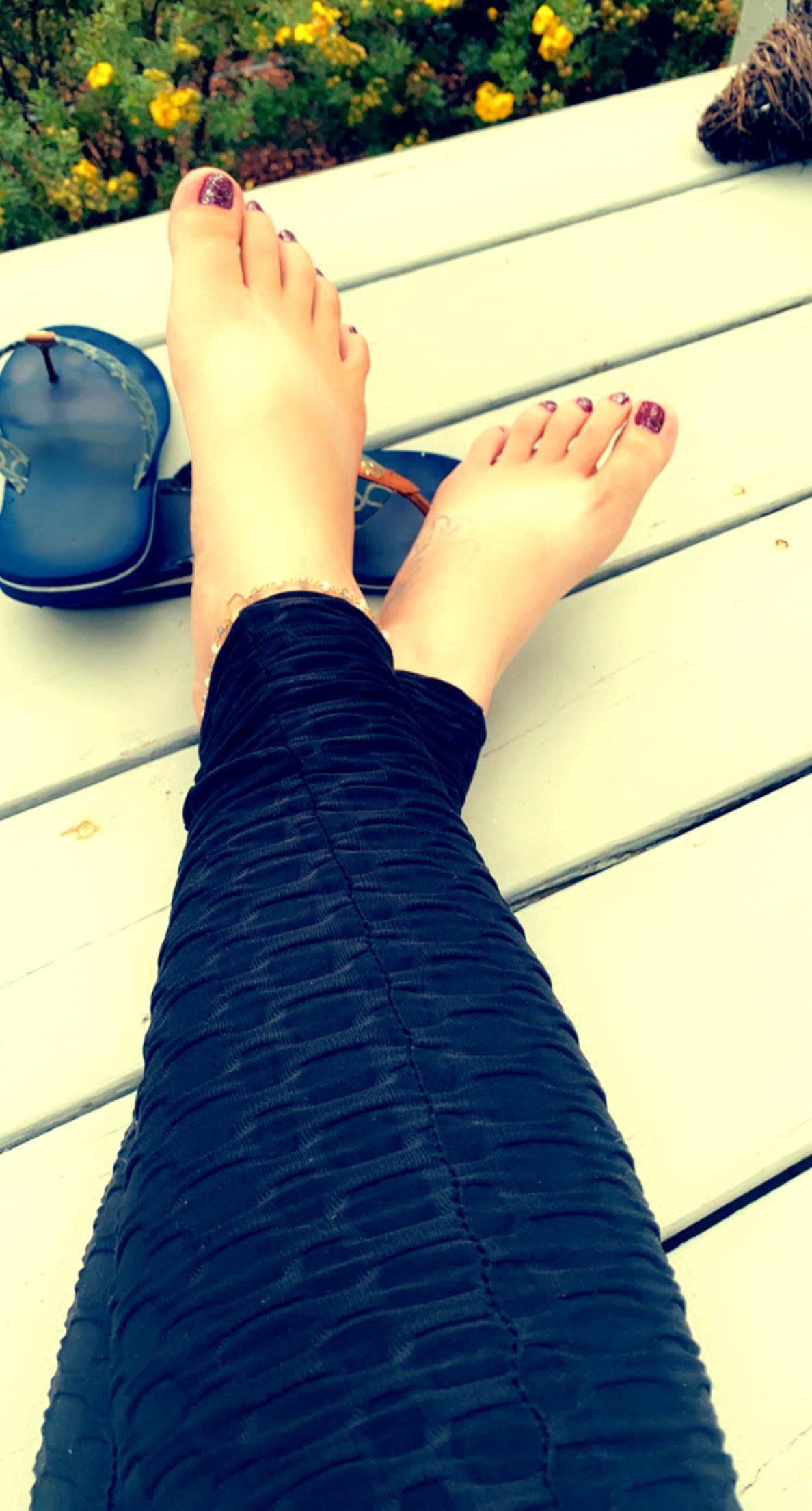 Tan lines. And a new anklet 🤭😁 | Scrolller