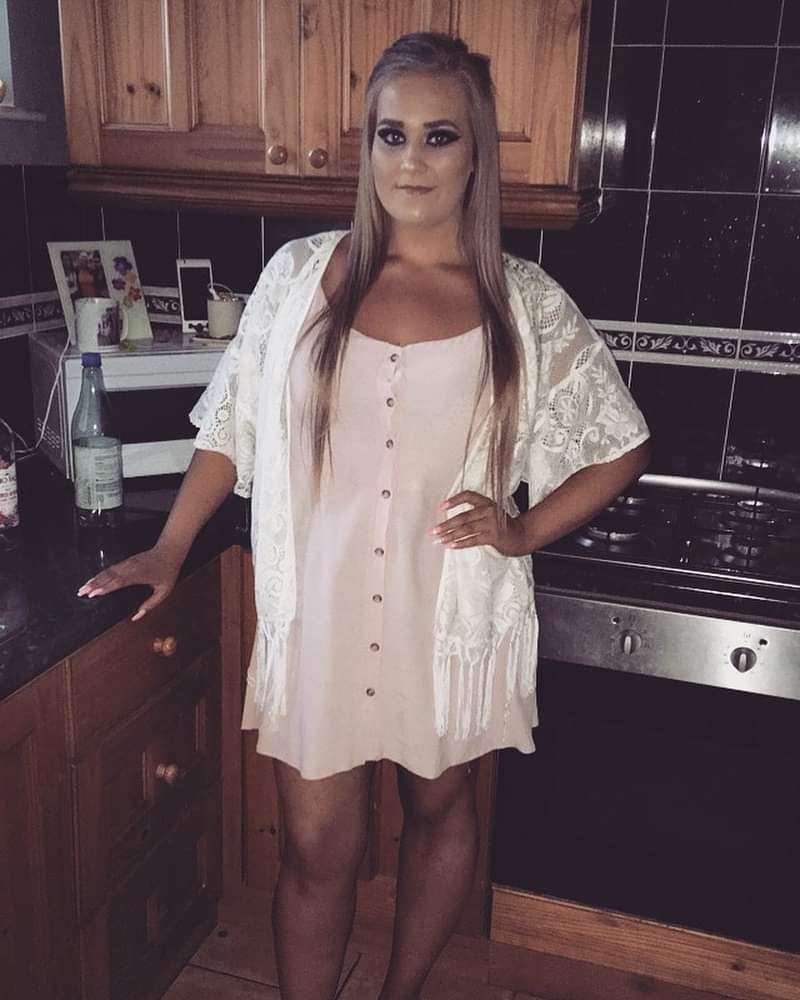 Tanned Chav Babe 🔥 | Scrolller