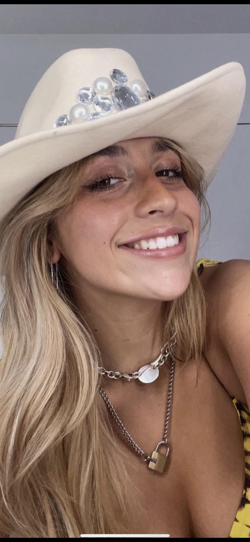 Tate McRae | Scrolller