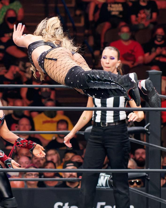 Tay Conti | Scrolller