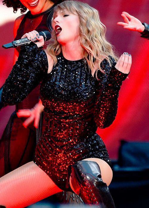 Taylor Swift | Scrolller