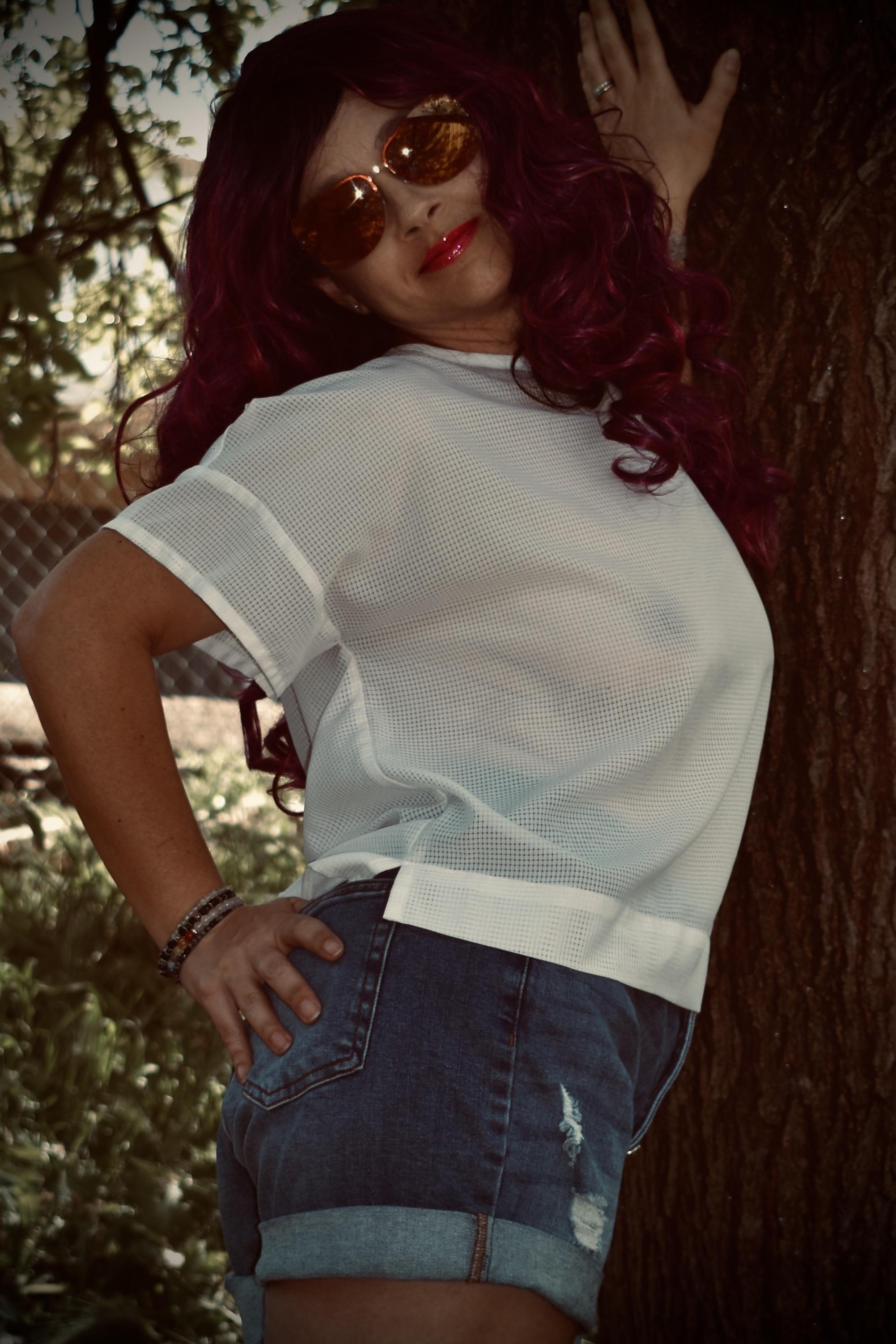 Teaser Pic 😈 (Female) | Scrolller