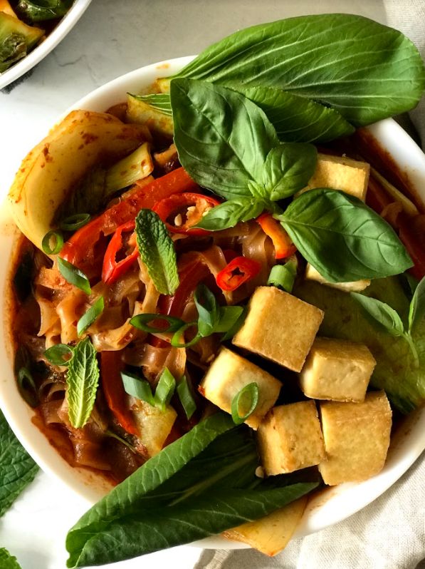 Thai Red Curry Noodle Soup with Crispy Tofu | Scrolller