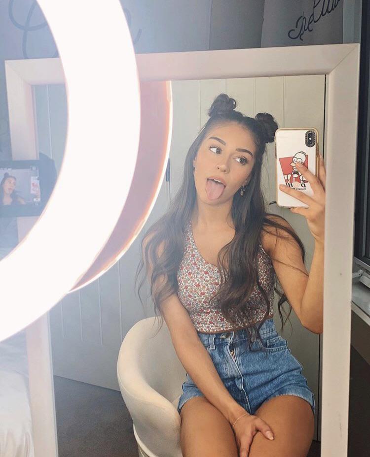 Thalia Crawford | Scrolller