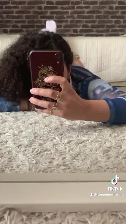 That bugs bunny trend is a blessing 🤤 | Scrolller