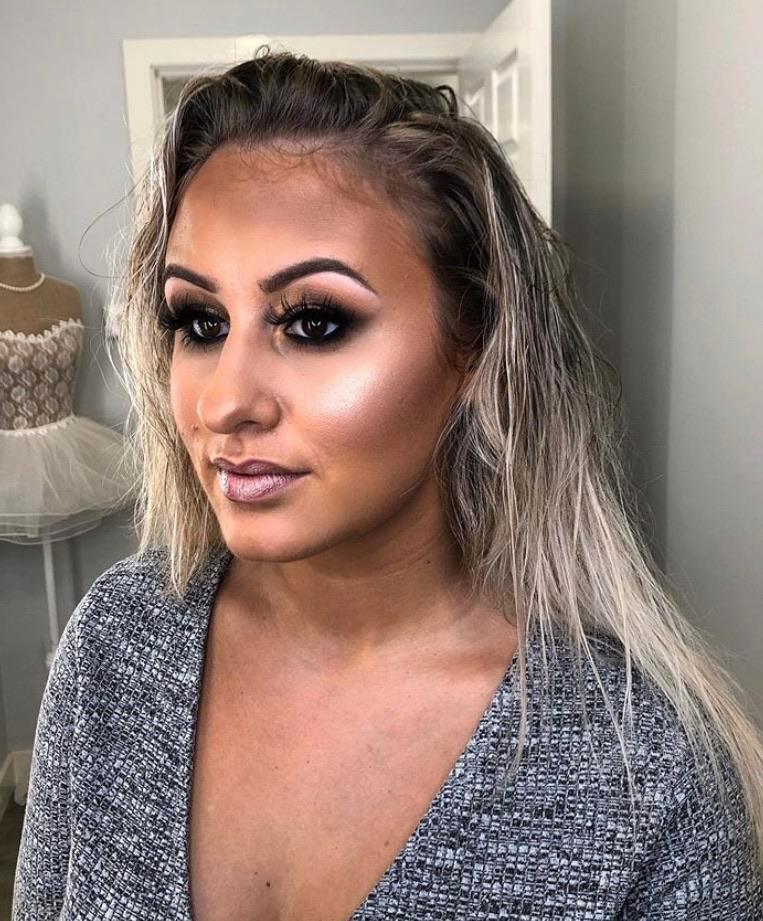 That forehead contour | Scrolller