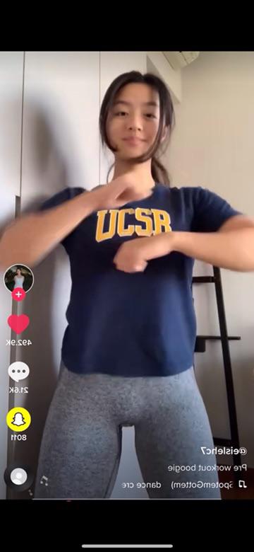 That gap looks insane. | Scrolller