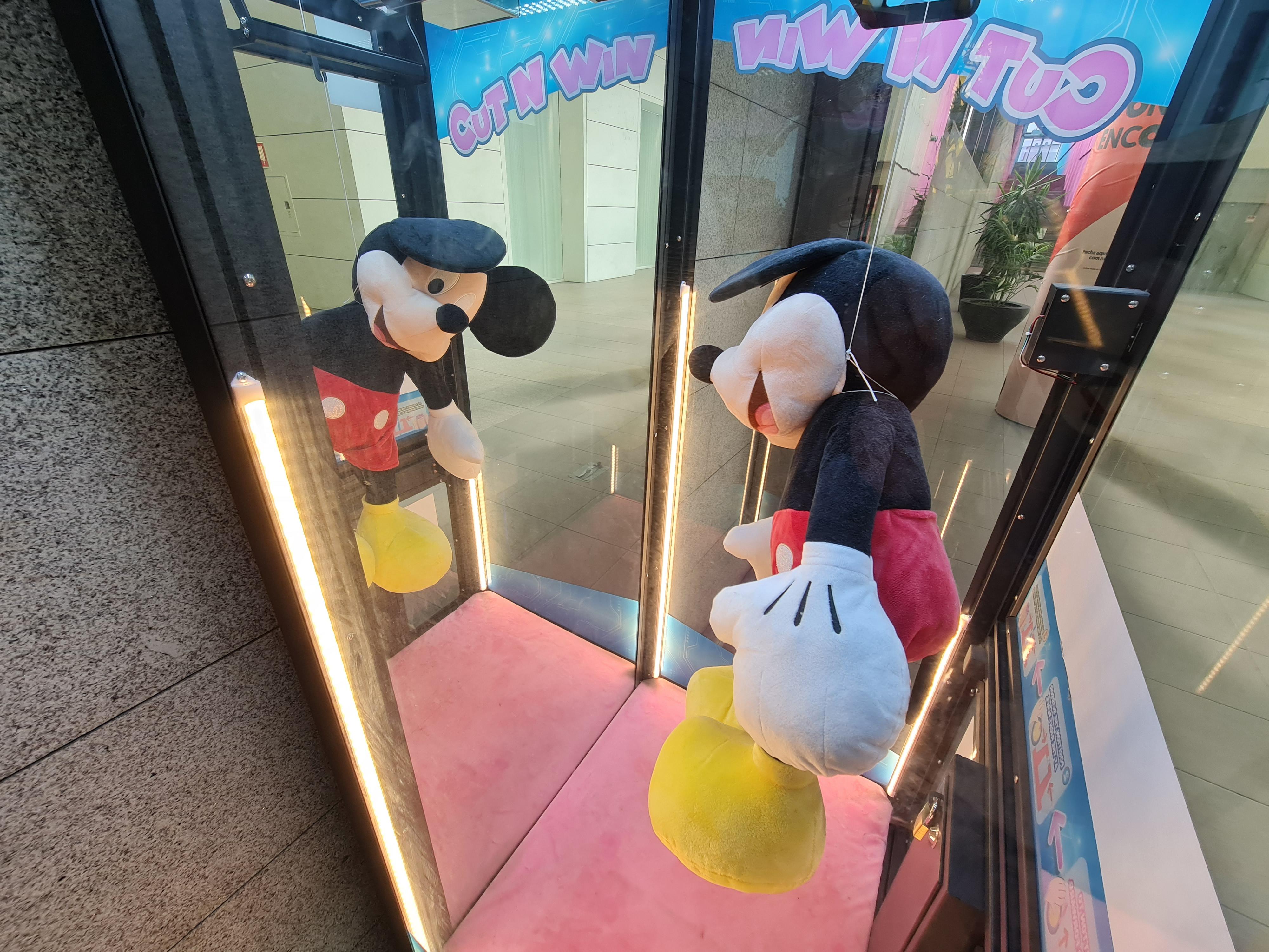 That's one way to hang up the prize | Scrolller