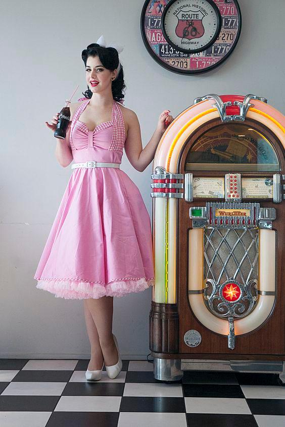 The 1950 's style inspired some really great dresses. | Scrolller