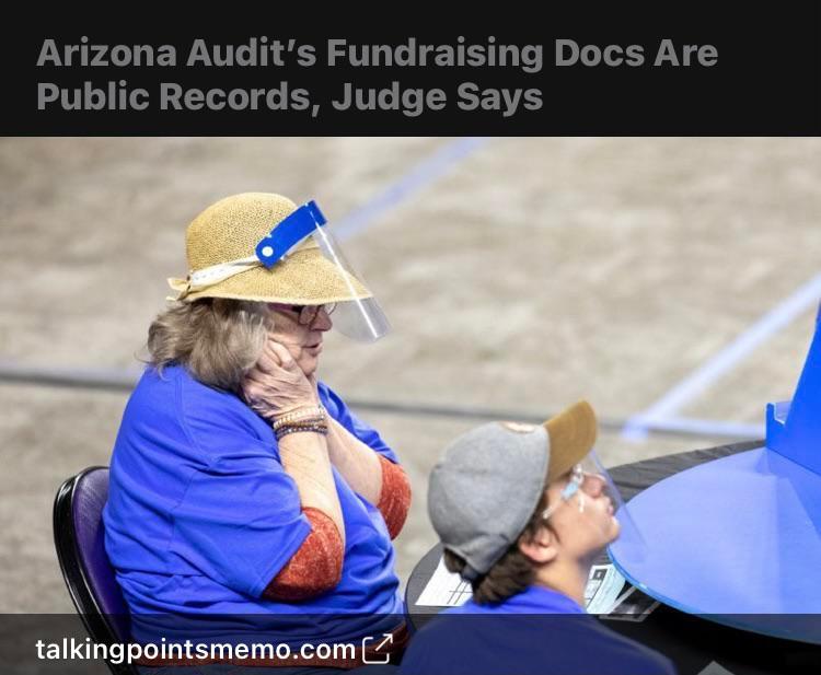 The arm placement made me do a double take.. | Scrolller