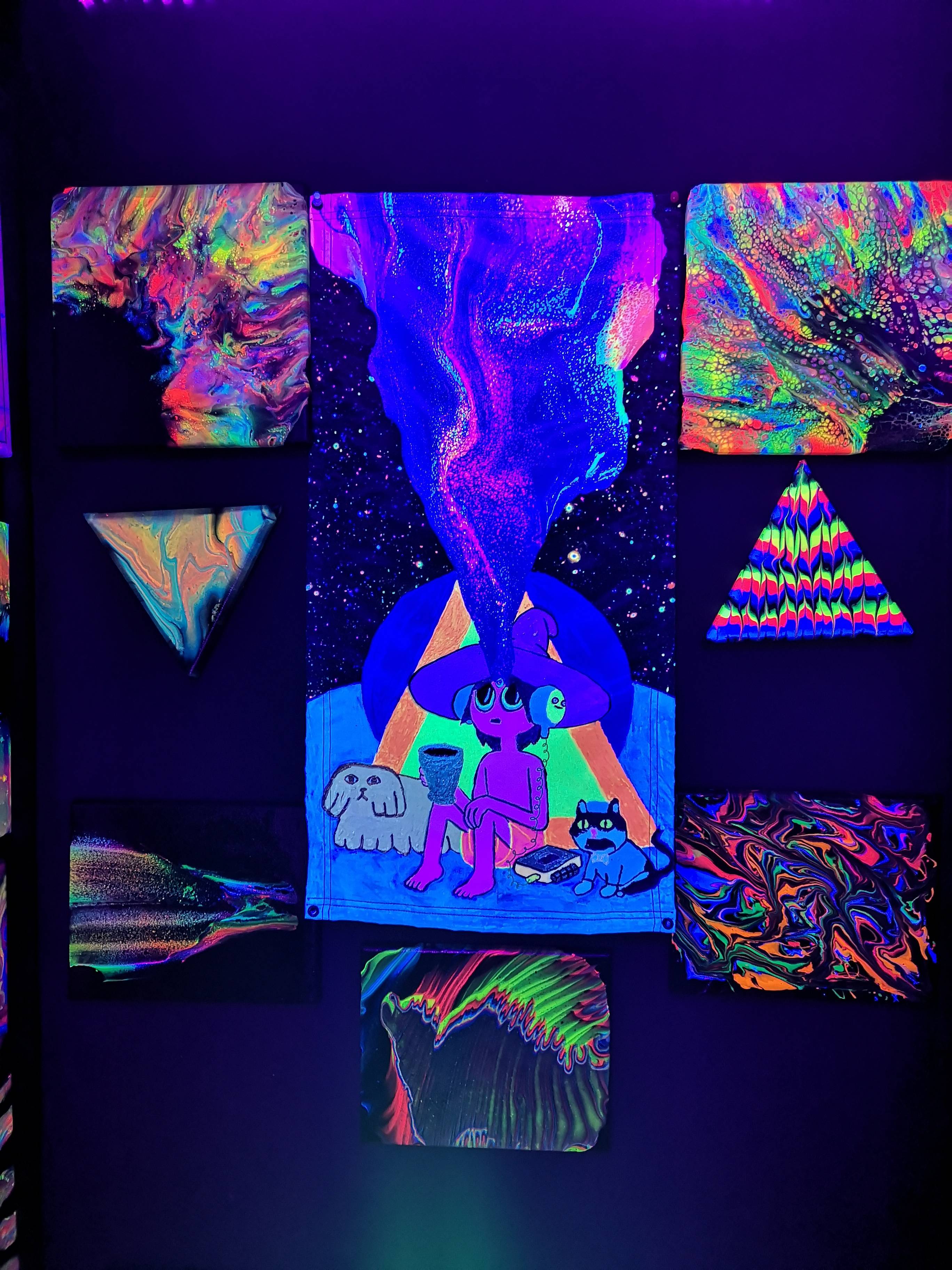 The art nook in my cave | Scrolller