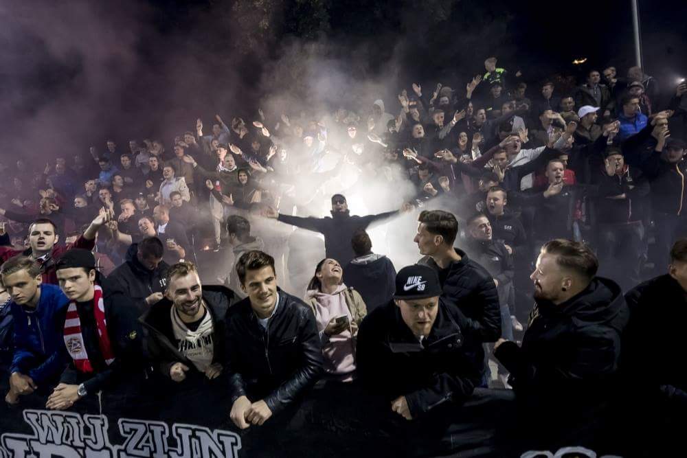 The chosen supporter | Scrolller