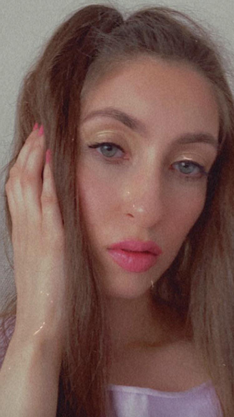 The egirl of your dreams has arrived | Scrolller