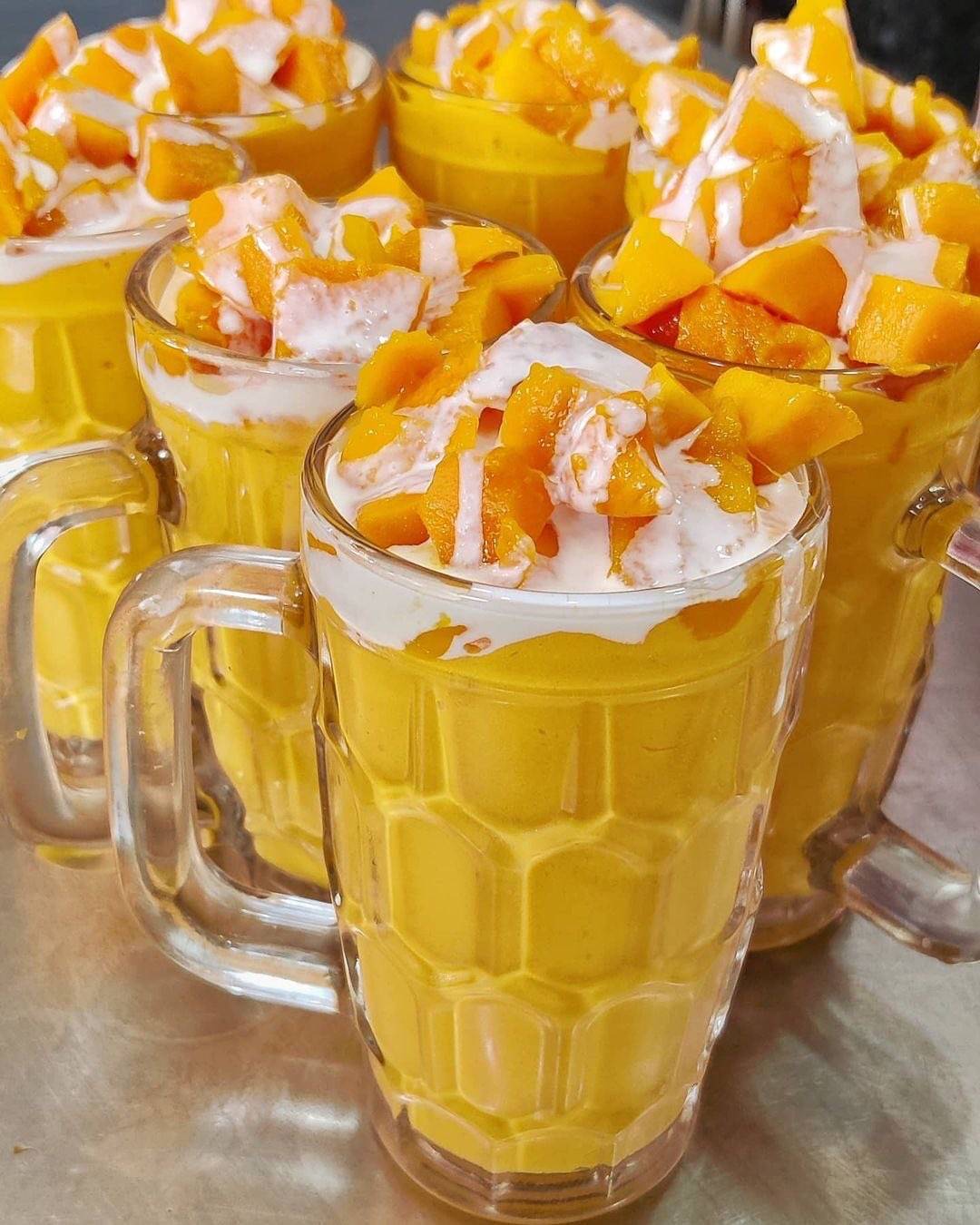 The mango 🥭 season has arrived | Scrolller