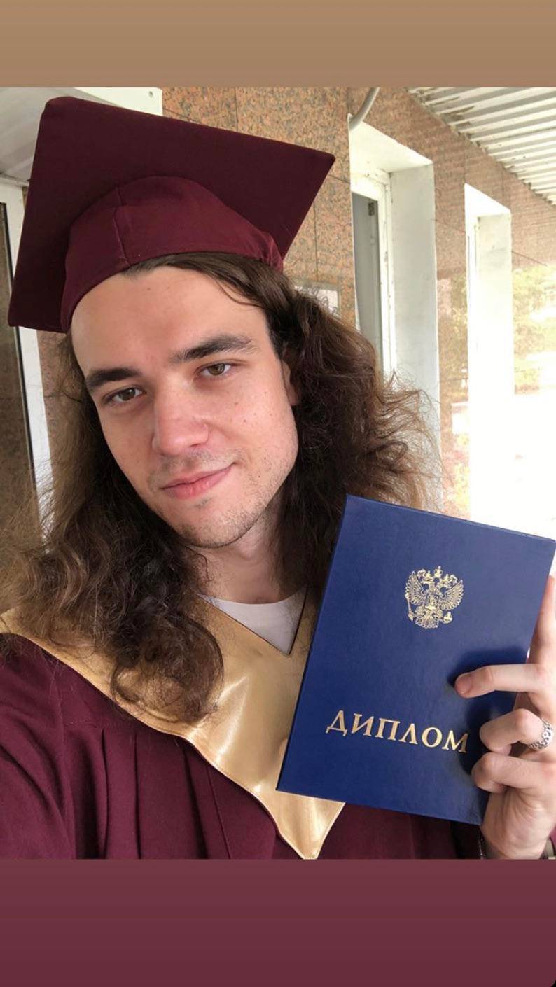 The mans graduated! Congrats man | Scrolller