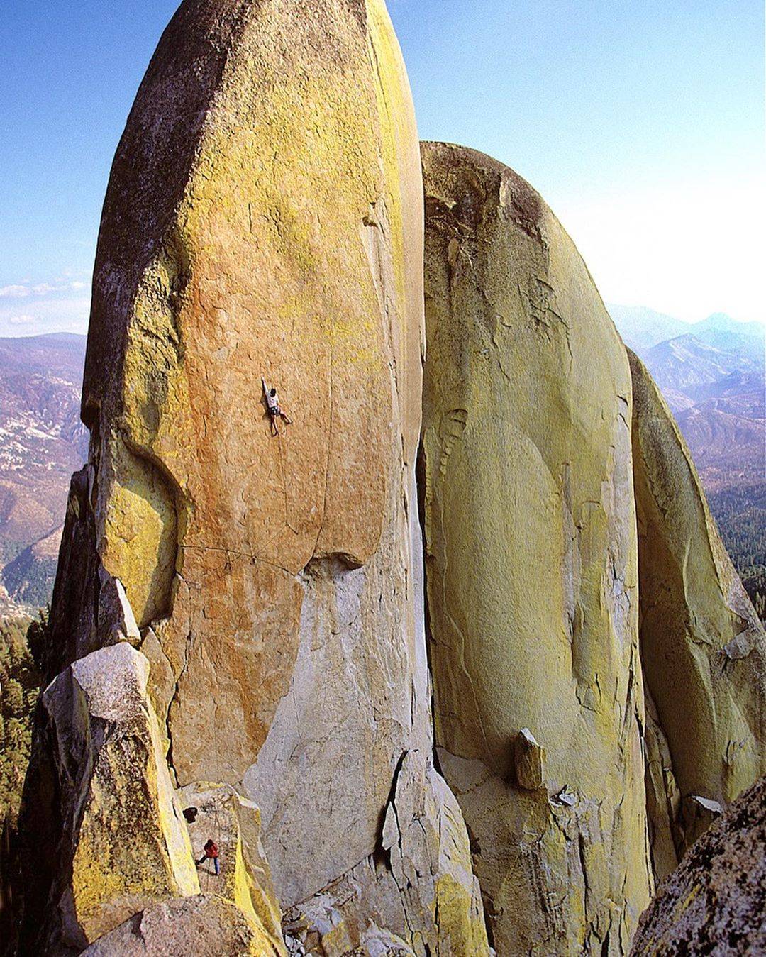 The Needles, California (x-post from r/socalclimbing) [1080 x 1349] | Scrolller