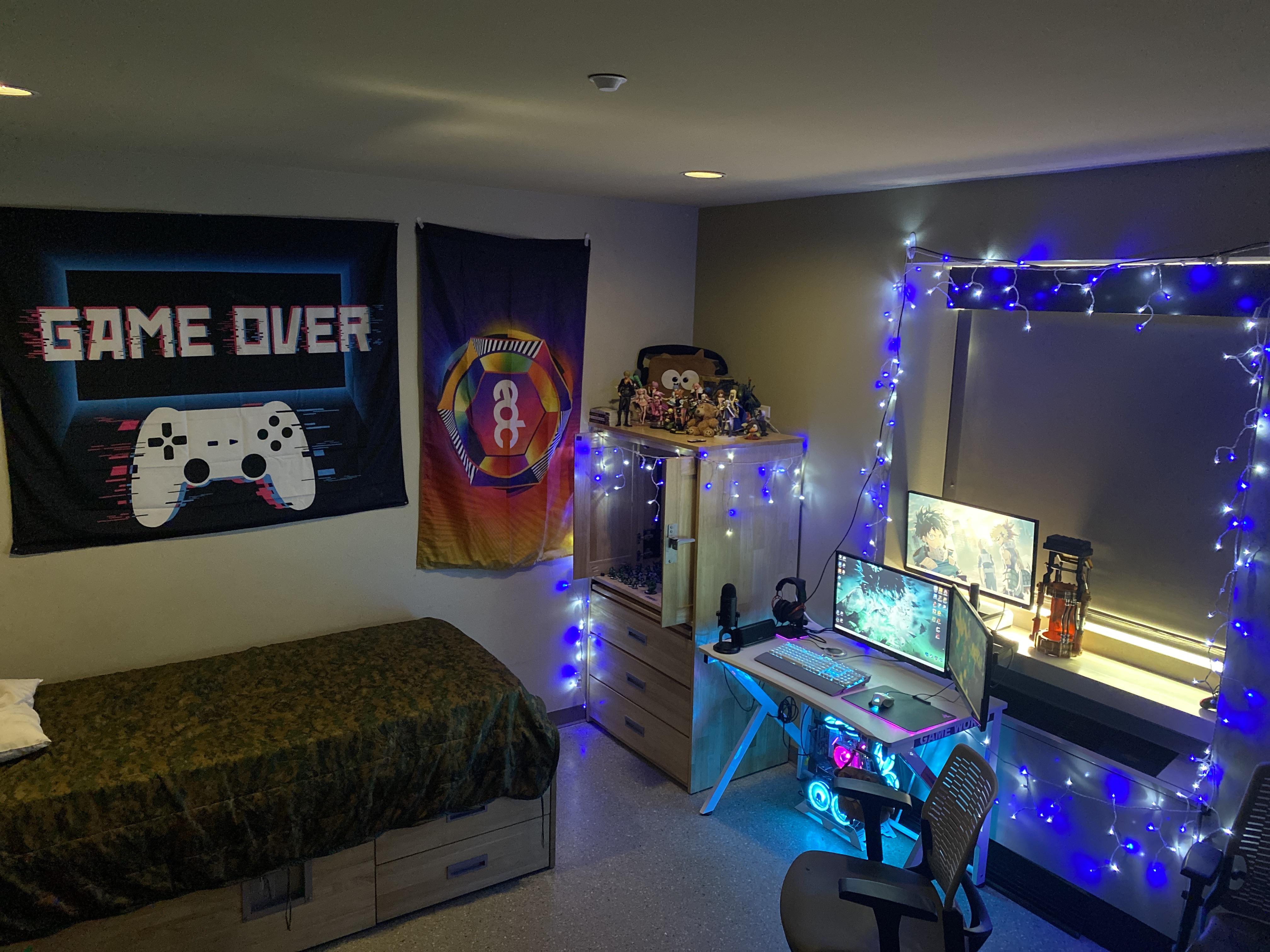 The new and improved Barracks battle station | Scrolller