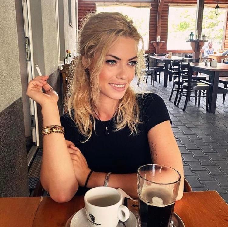 The Pause That Refreshes | Scrolller