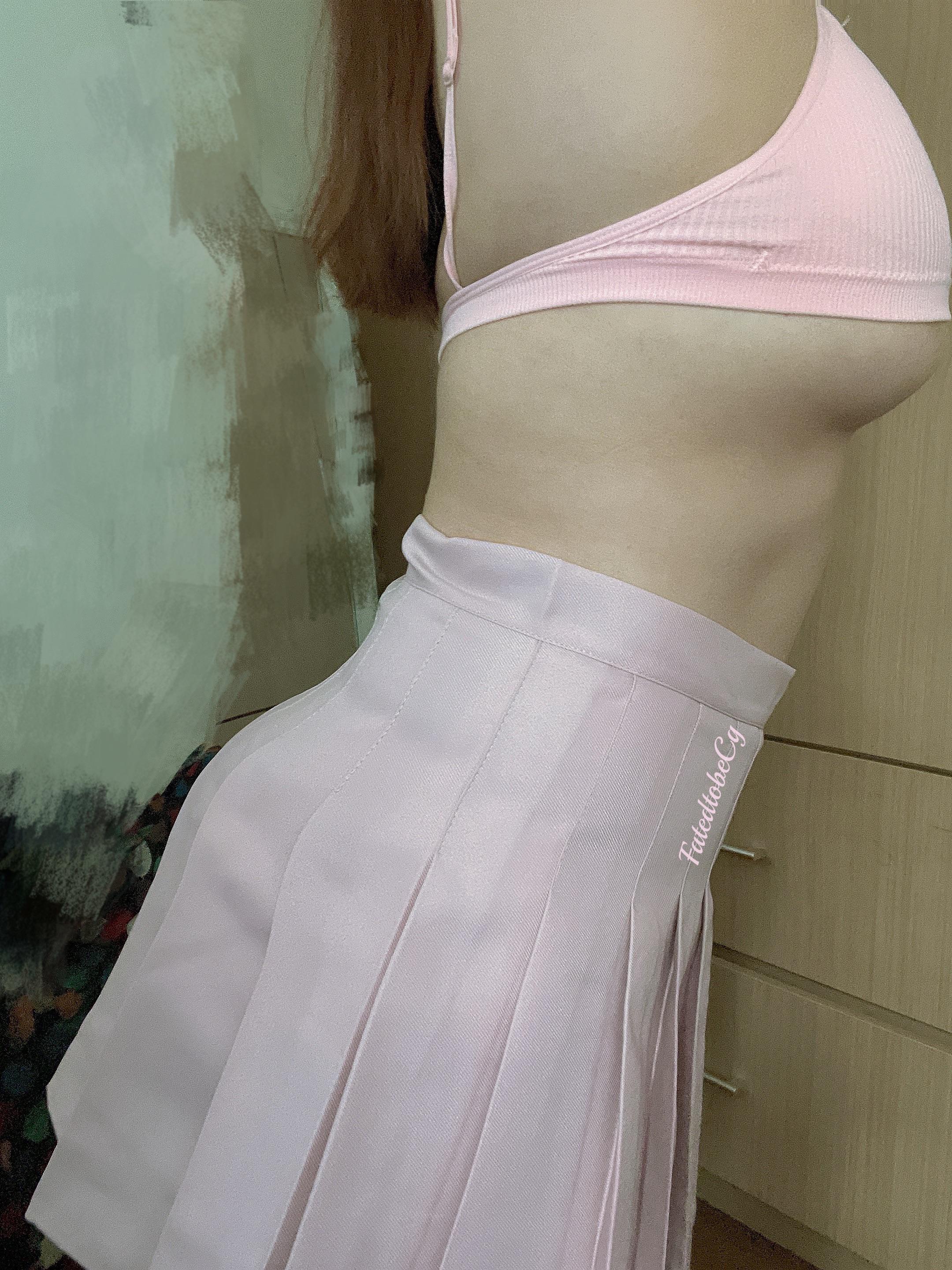 The pink bra seems to be the wrong size 🤔 | Scrolller