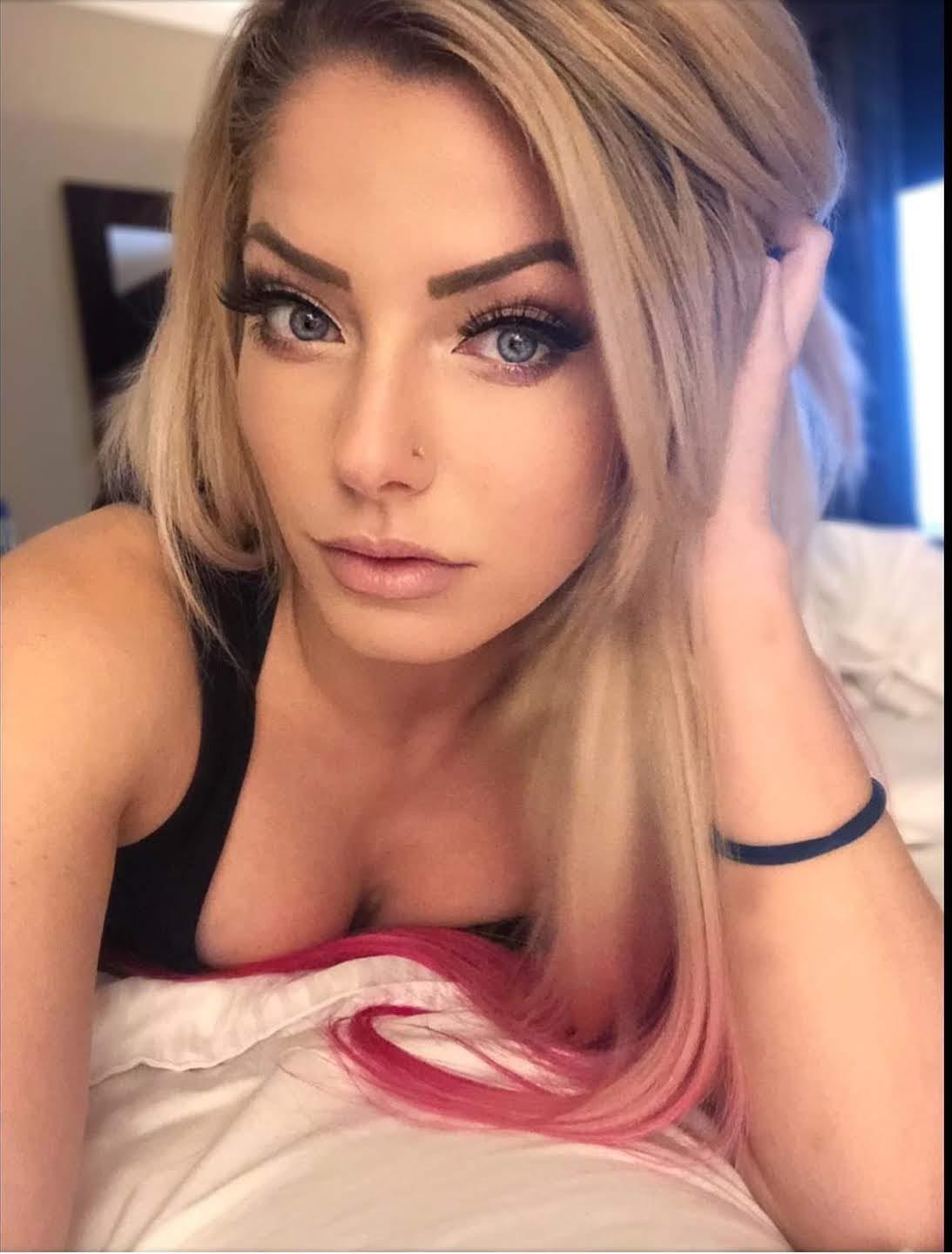 The Queen of the ring!!! | Scrolller