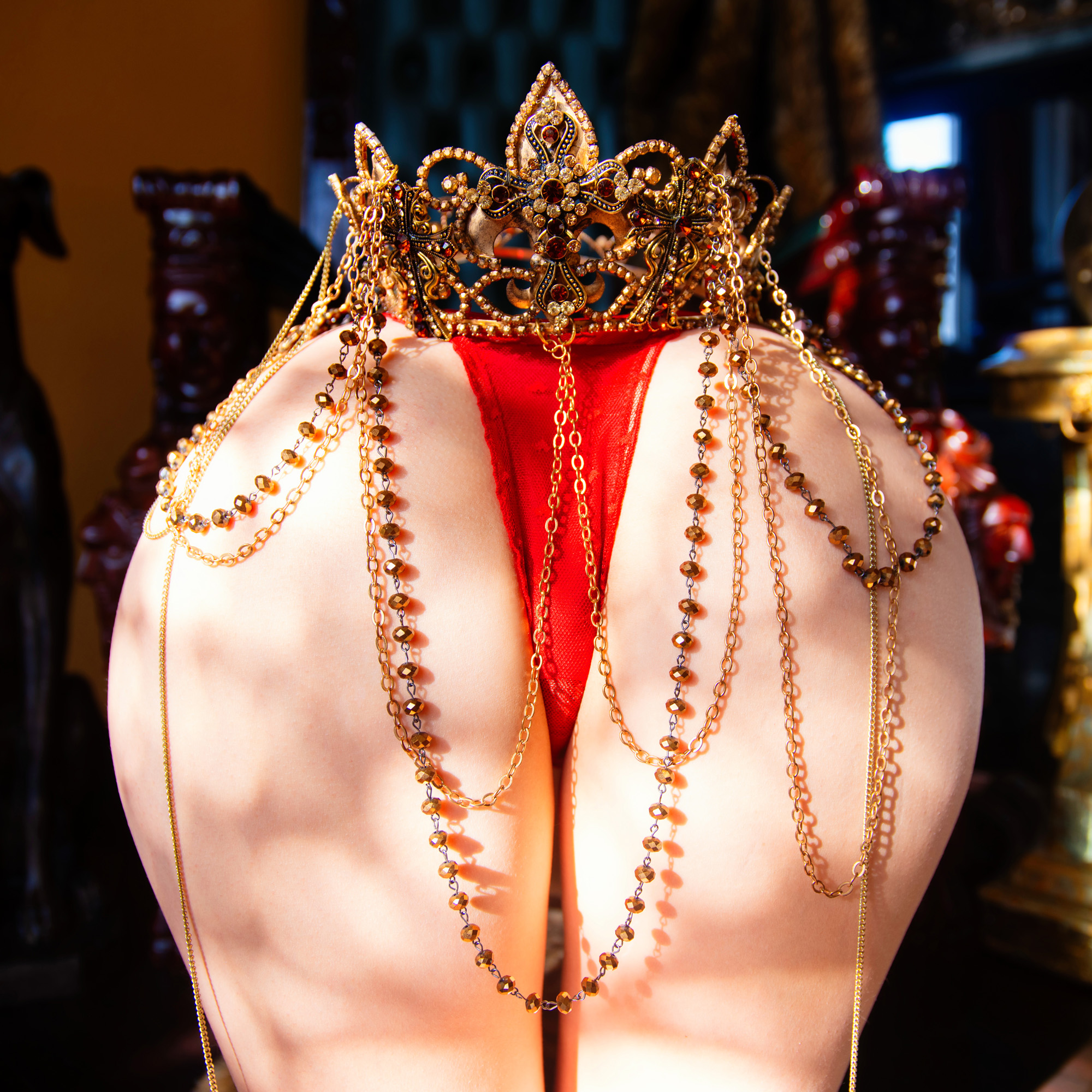 The royal booty | Scrolller