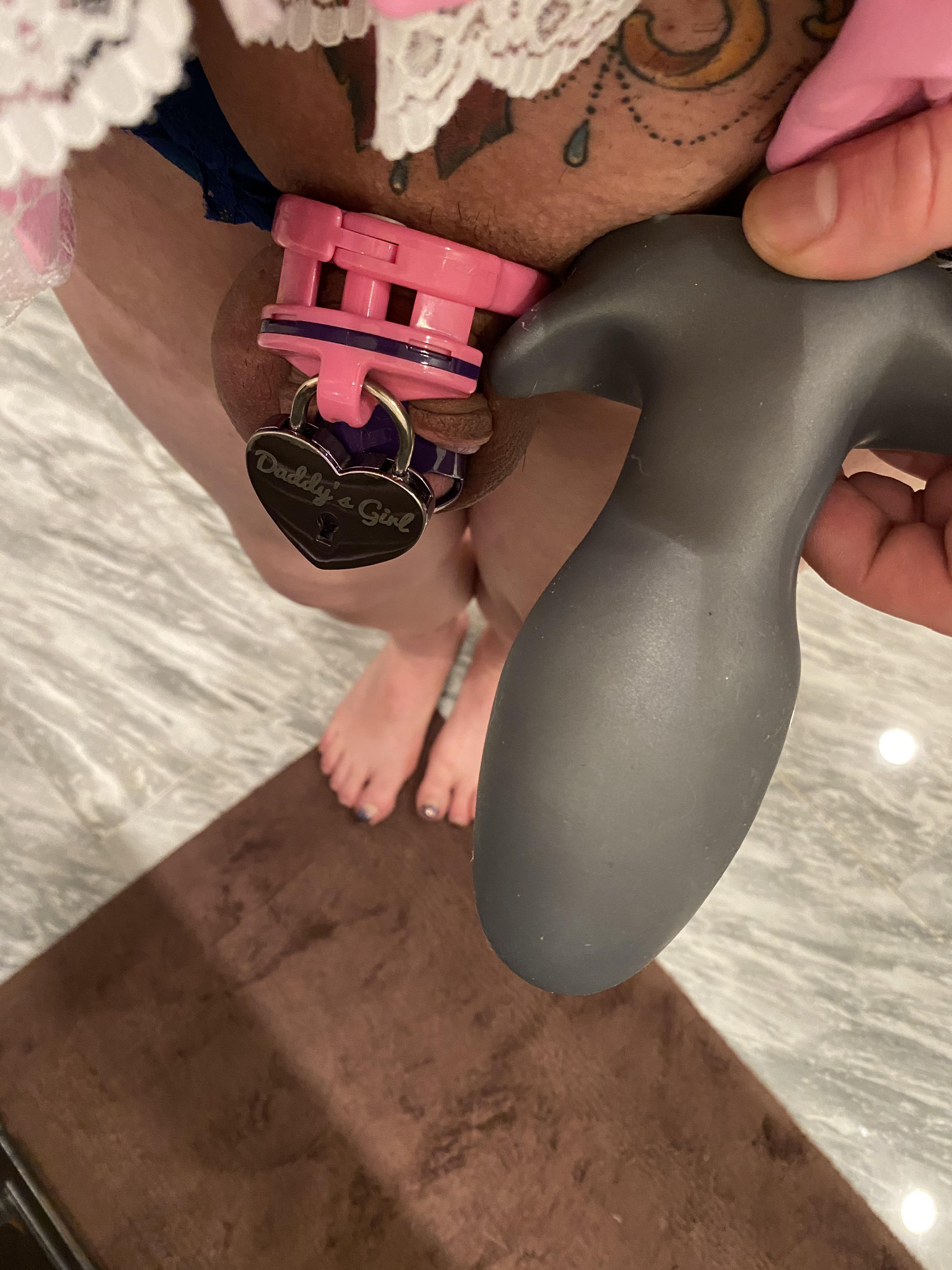 The size difference | Scrolller