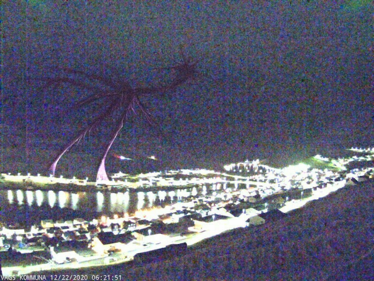 The sky is bleeding. | Scrolller