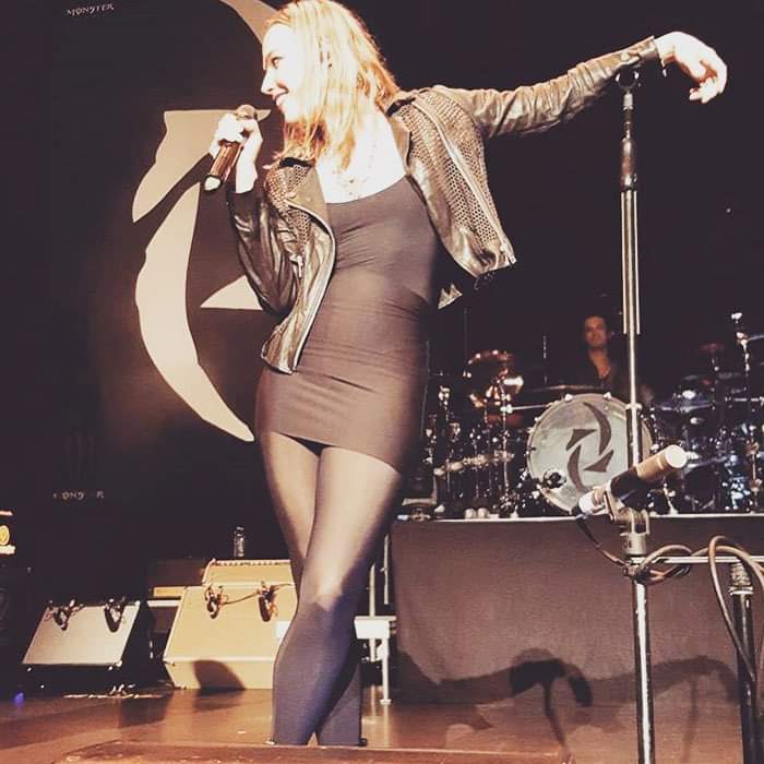 The supersexy Lzzy Hale. | Scrolller