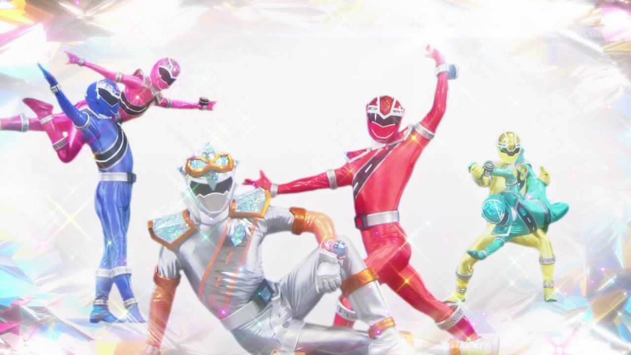 The Team's Complete Pose | Scrolller