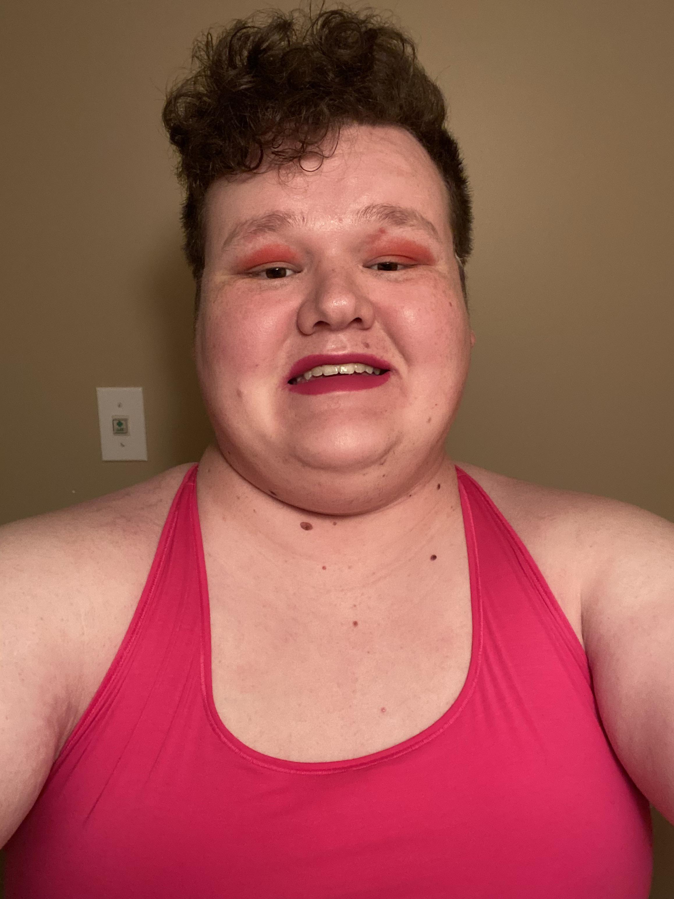 The theme is pink | Scrolller