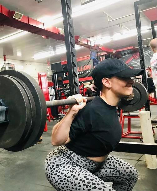 The thicc erikuh lova working on that booty | Scrolller