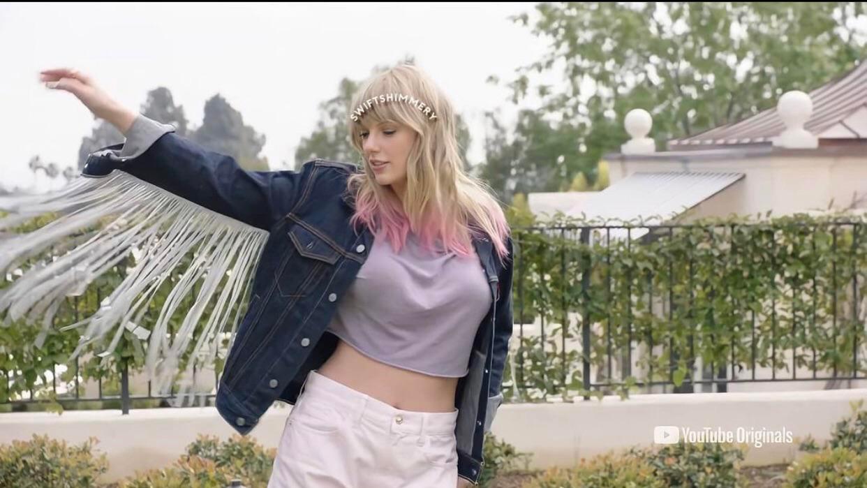 The valley between the peaks | Scrolller