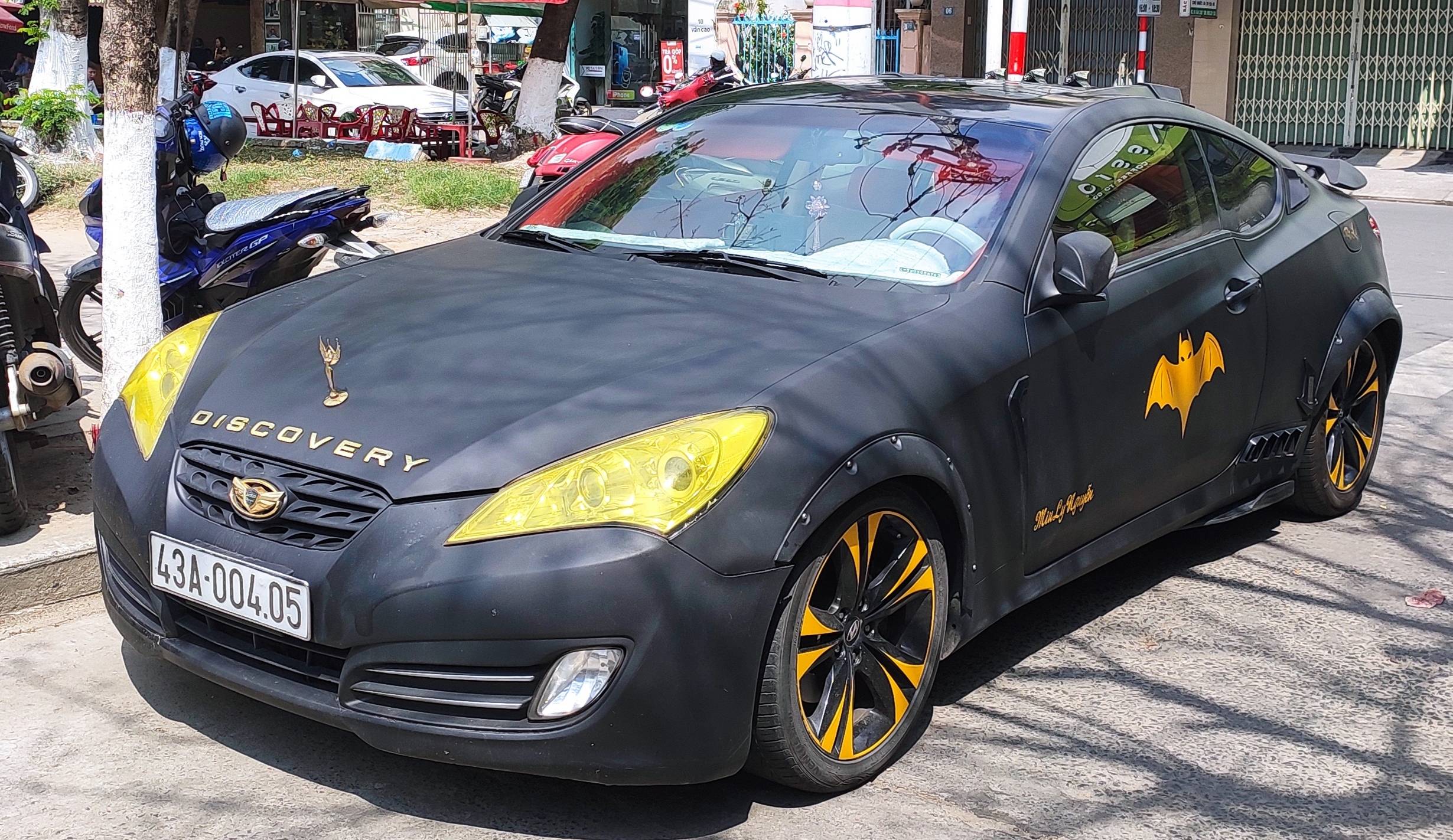 The Vietnamese Batmobile | Scrolller