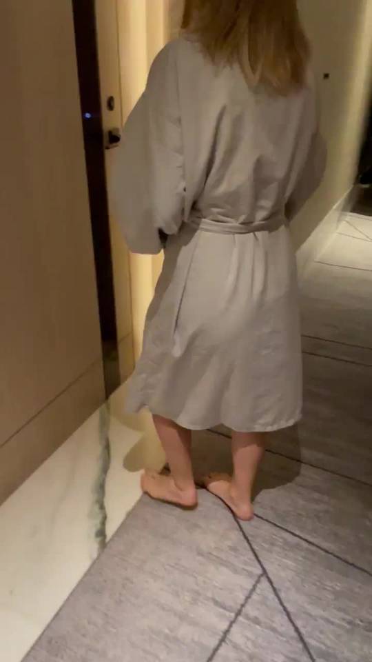 Would you cum to my hotel room if I asked you to follow? [F] | Scrolller