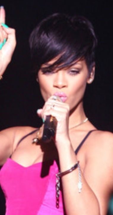 Them lips | Scrolller