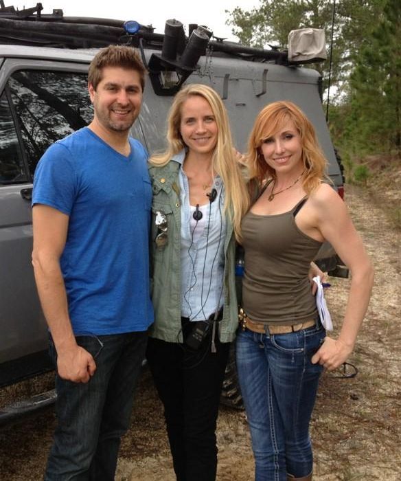 There's a certain way she poses that just makes things pop... | Scrolller