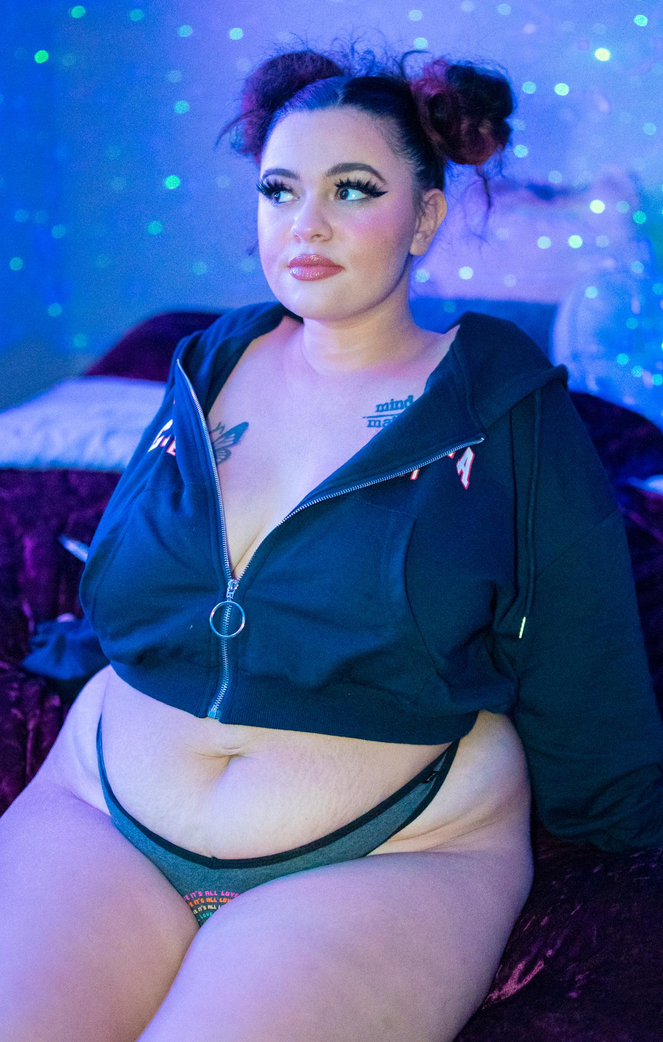 THICC 💞 | Scrolller