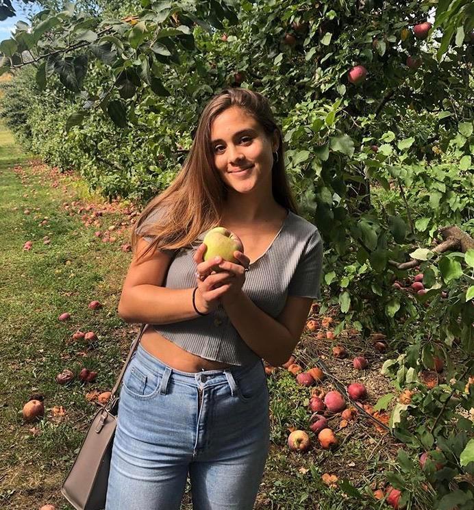 Thick cutie | Scrolller