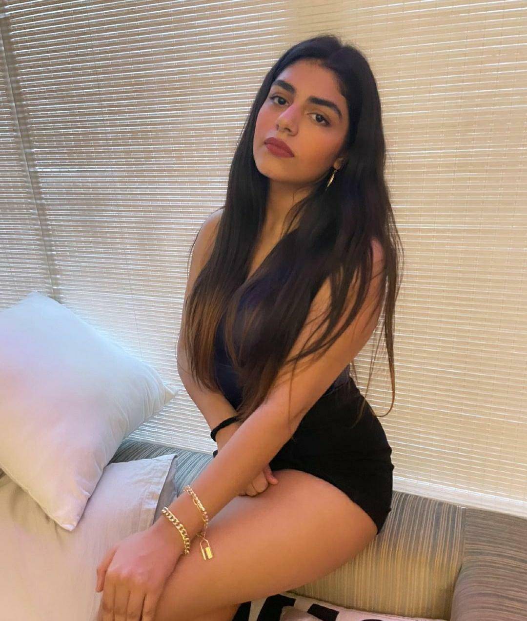 Thick fit | Scrolller