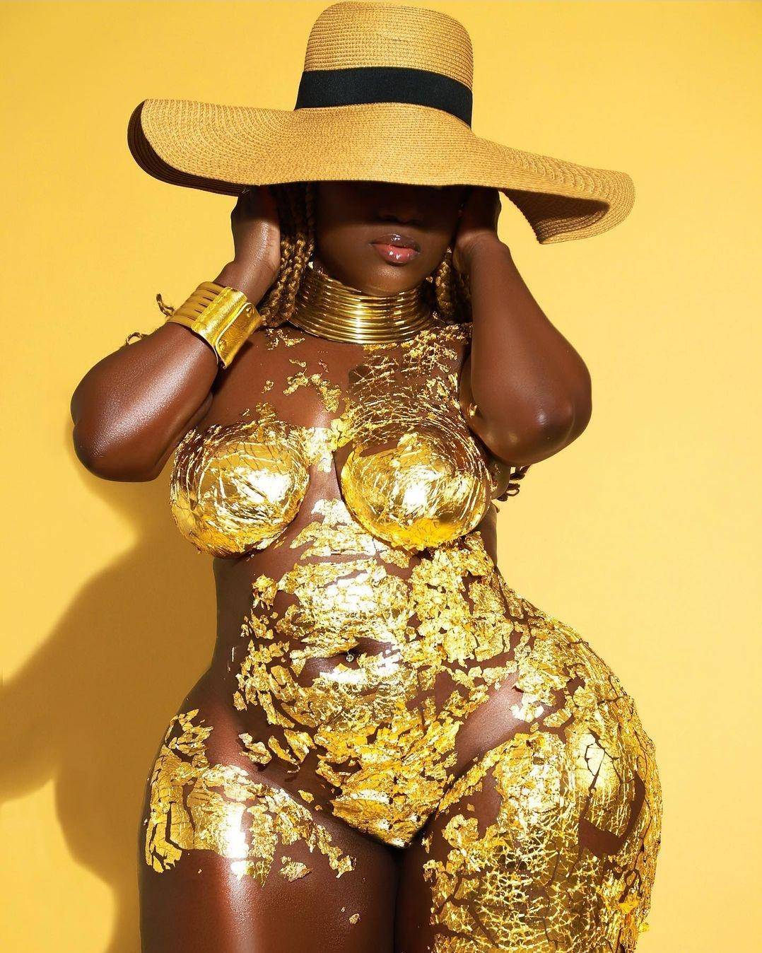 Thick Gold | Scrolller