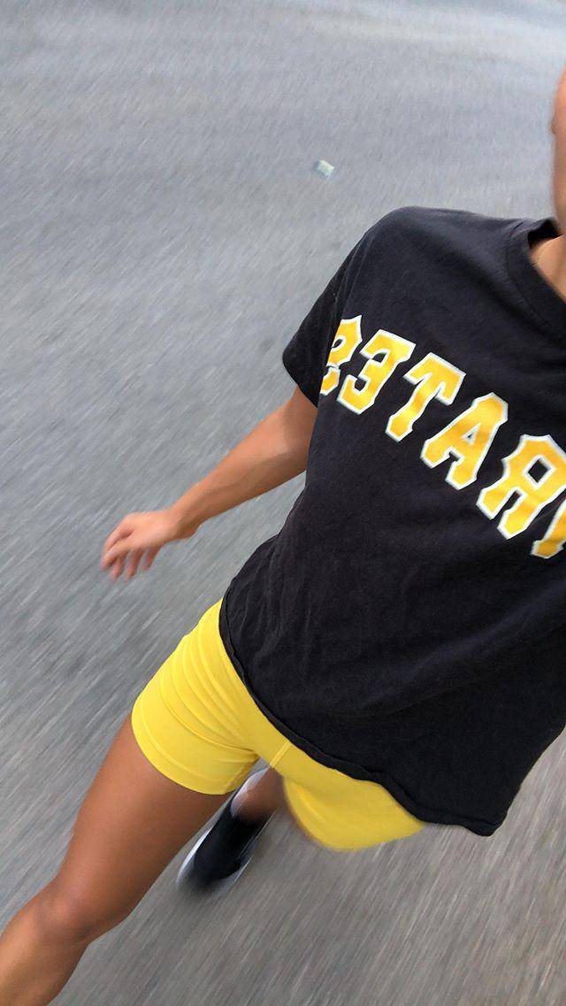 Thigh gap | Scrolller