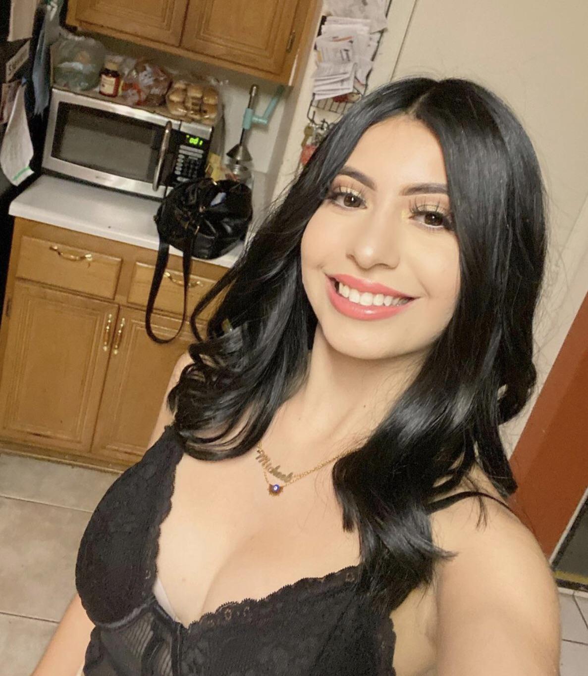 Third pic of my sister | Scrolller